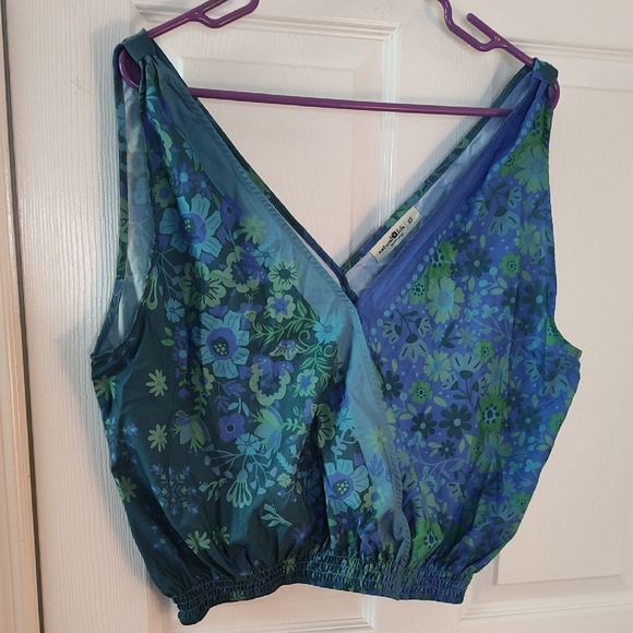 NATURAL LIFE | Tops | Natural Life Blue And Green Floral Crop Top ...